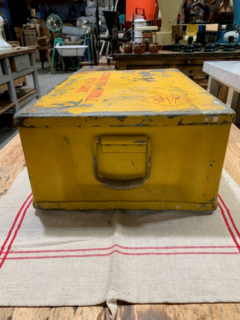 Vintage Metal Army Box #5392 – Fossil Vintage Australia