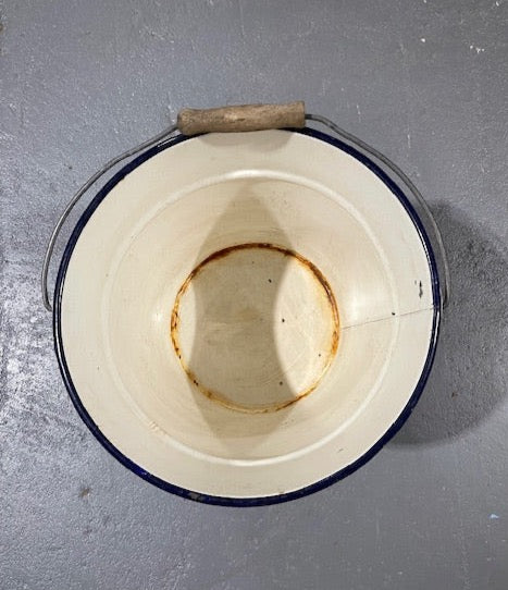 Vintage Hungarian Enamel Water Bucket #6100 – Fossil Vintage Australia