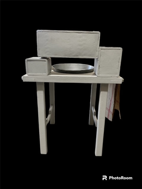 Vintage European Face Wash Stand #5033 – Fossil Vintage Australia