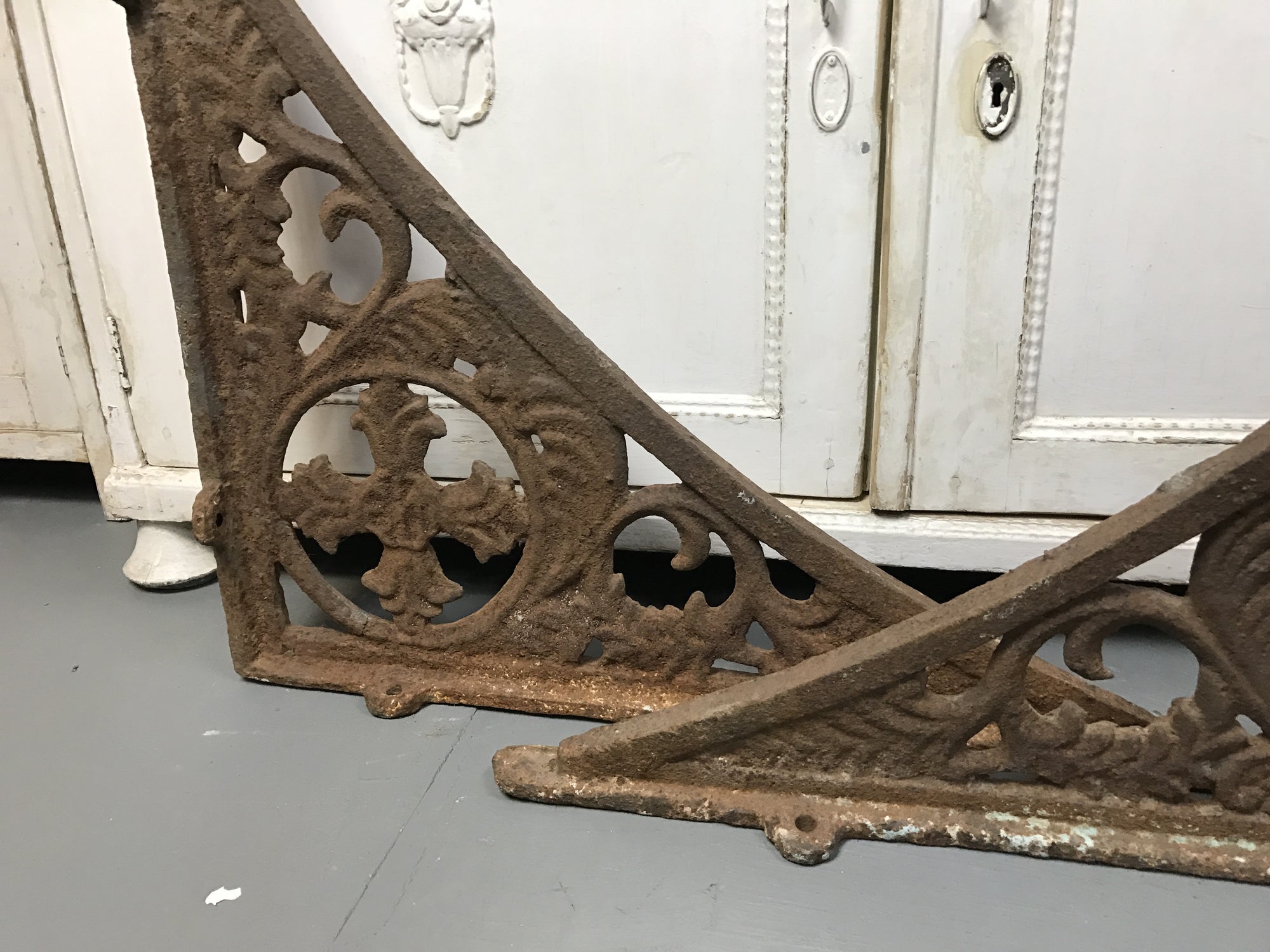 Vintage French cast iron corner brackets #1622 – Fossil Vintage Australia