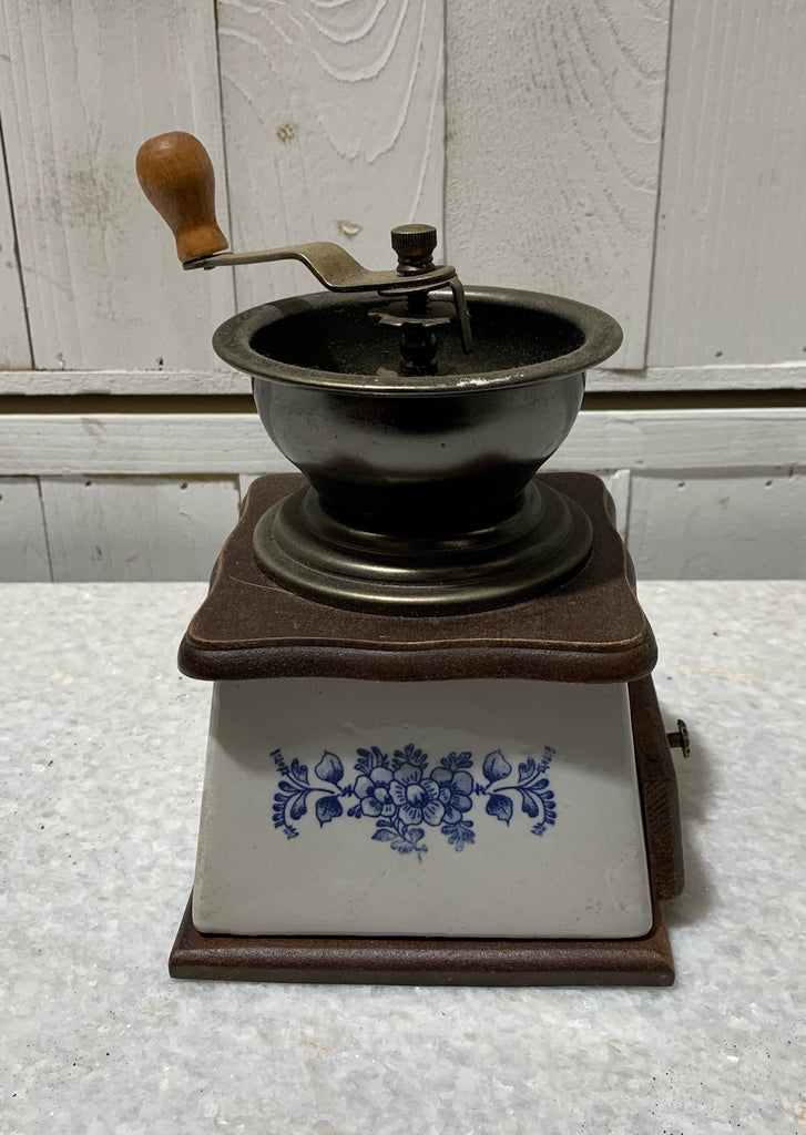 Vintage German Coffee Grinder #4739 – Fossil Vintage Australia